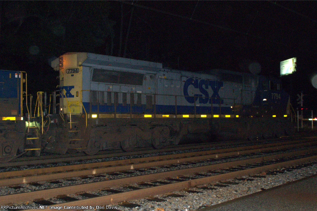 CSX C40-8W 7794 third out on Q418-10